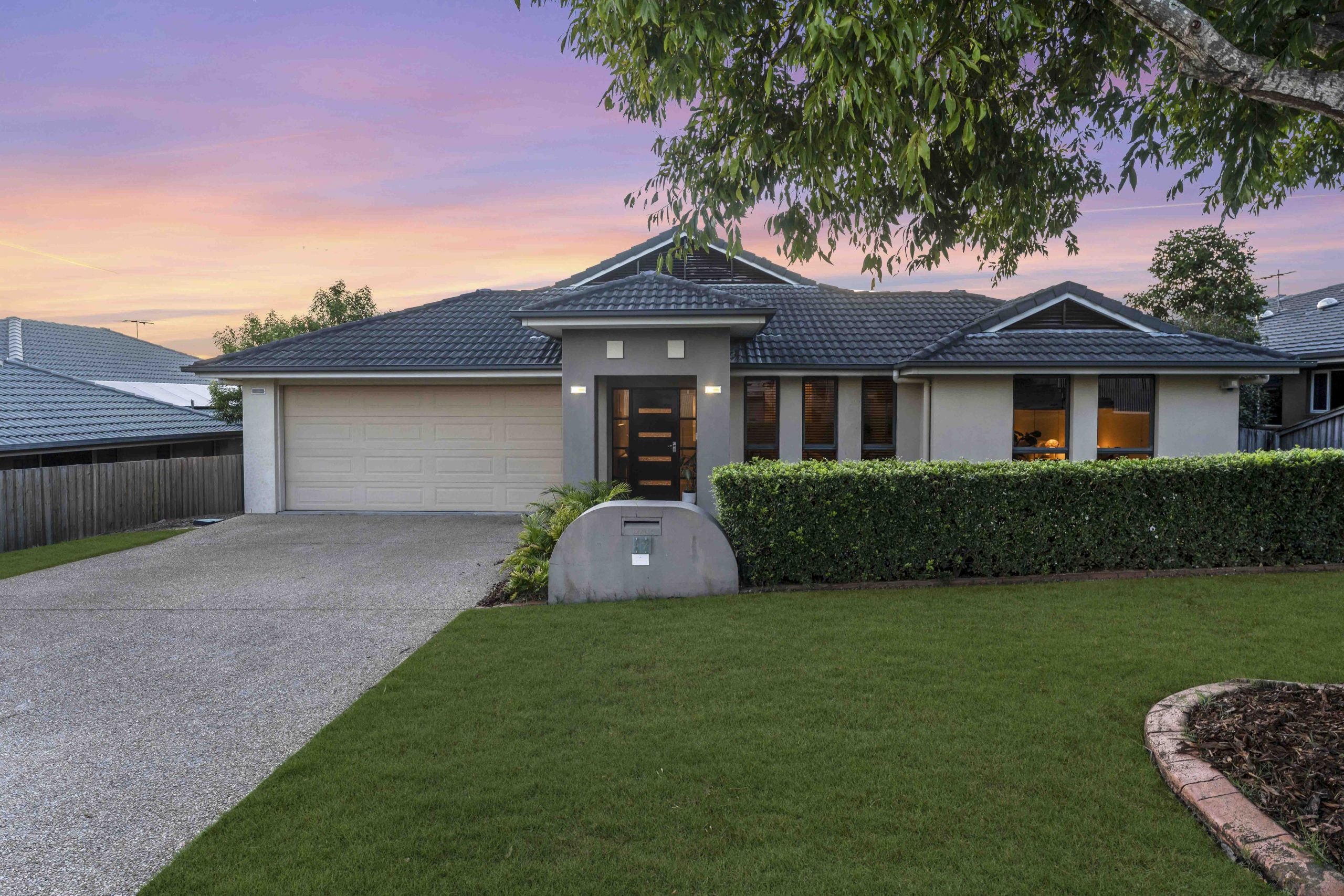 17 Warren Street, WAKERLEY QLD 4154 | Harcourts Property Centre